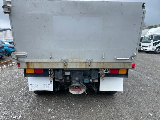 2019 NISSAN UD 6x4 TIPPER on handshake