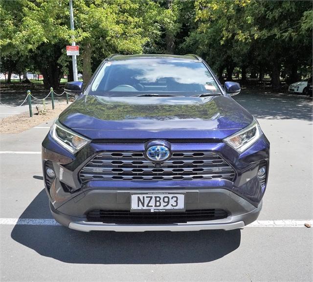 2021 Toyota RAV4 Limited 2.5L Hybrid on handshake