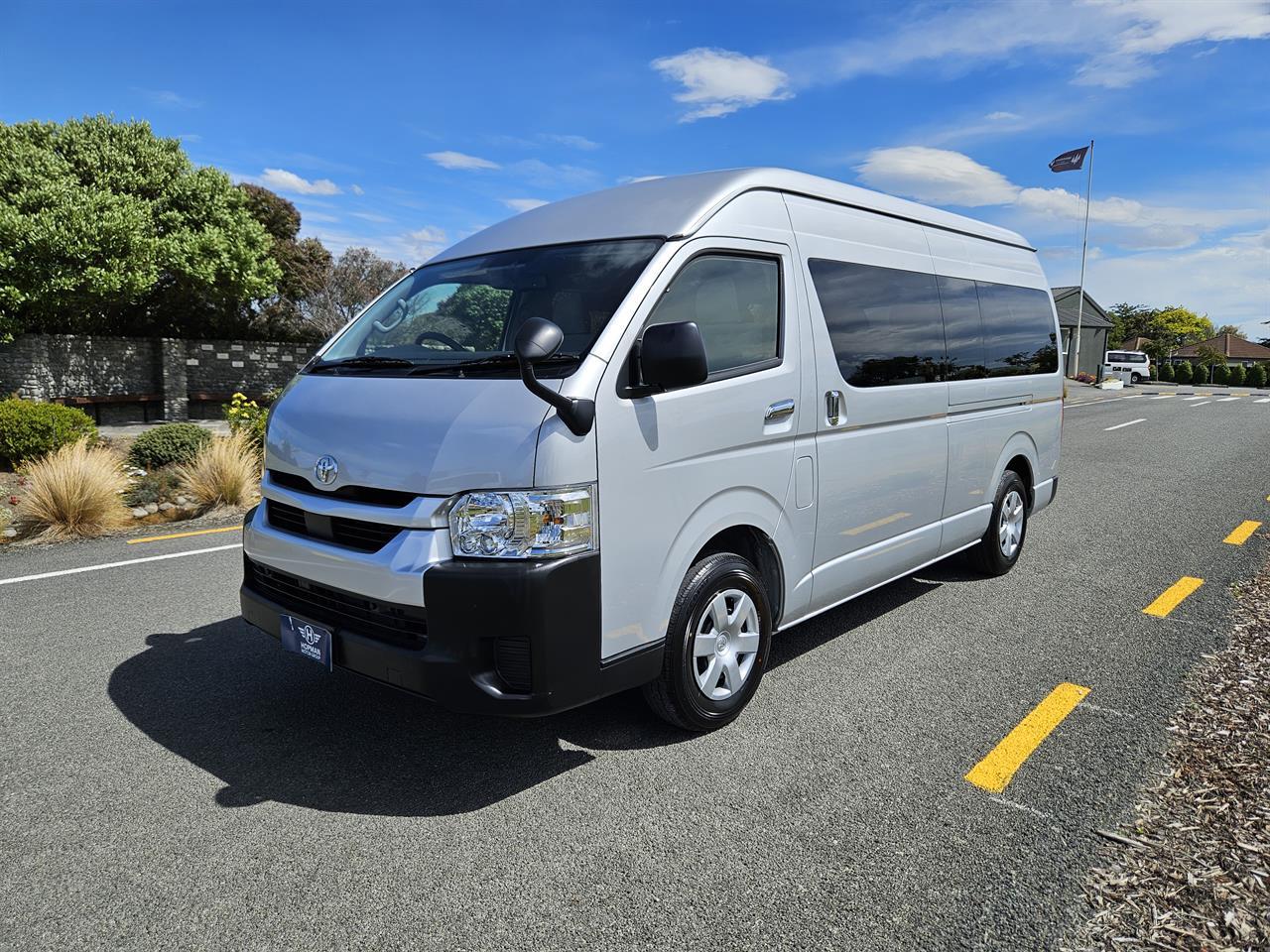 2023 Toyota Hiace 12 Seat Commuter GL 4WD on handshake