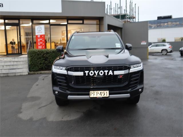 2022 Toyota Land Cruiser Gr Sport 3.3Dt/4Wd on handshake
