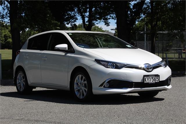 2017 Toyota Corolla GLX 1.8L Petrol CVT Hatch on handshake