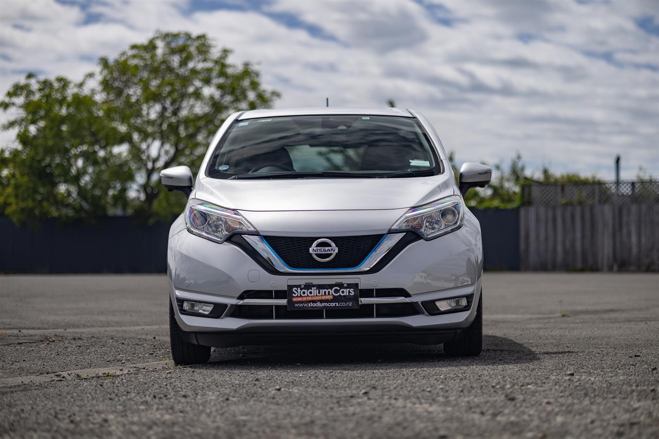 2016 Nissan Note e-Power Medalist on handshake