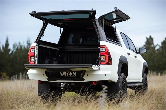 2022 Toyota Hilux Mako 2.8 Diesel 4WD on handshake