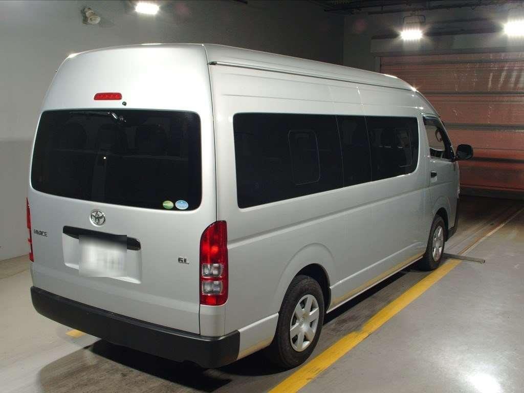 2019 Toyota Hiace 12 Seat 2.8TD GL Minibus on handshake