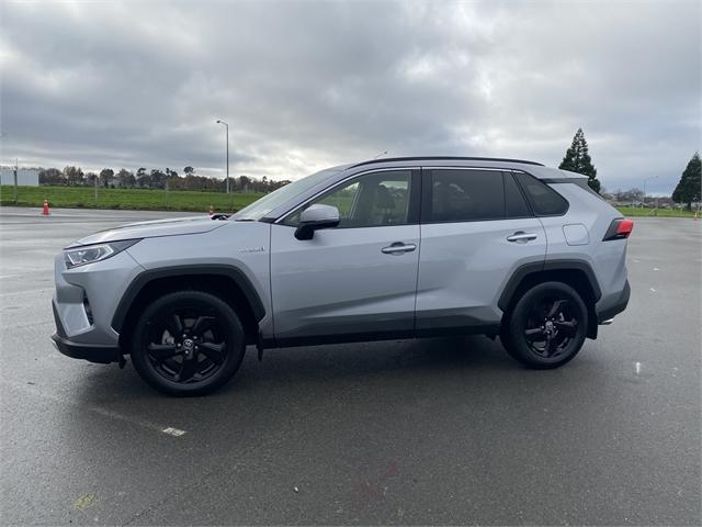 2021 Toyota RAV4 Limited 2.5L Petrol Hybrid AWD on handshake