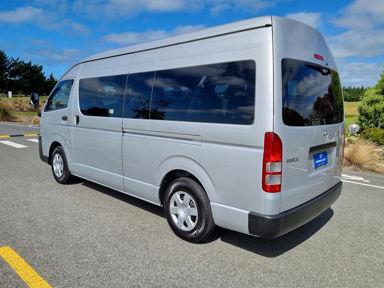 2016 Toyota Hiace Commuter 12 Seater on handshake