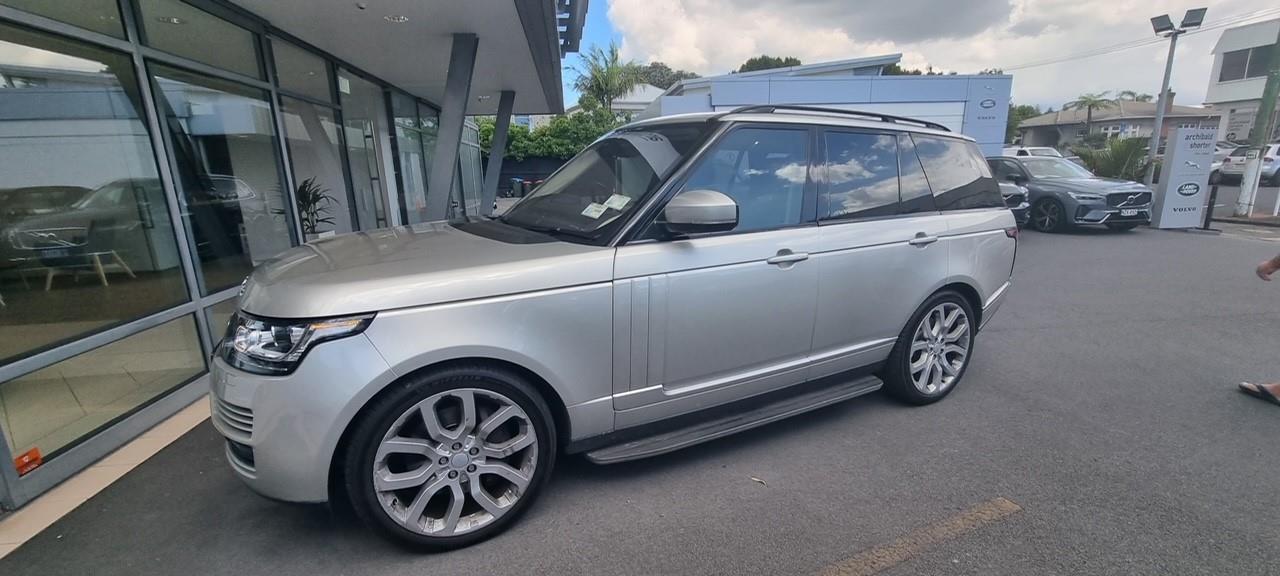 2017 LandRover Range Rover Vogue 4.4 SDV8 Facelift on handshake