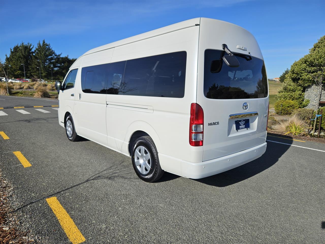 2024 Toyota Hiace 12 Seat 2.8TD GL Minibus on handshake