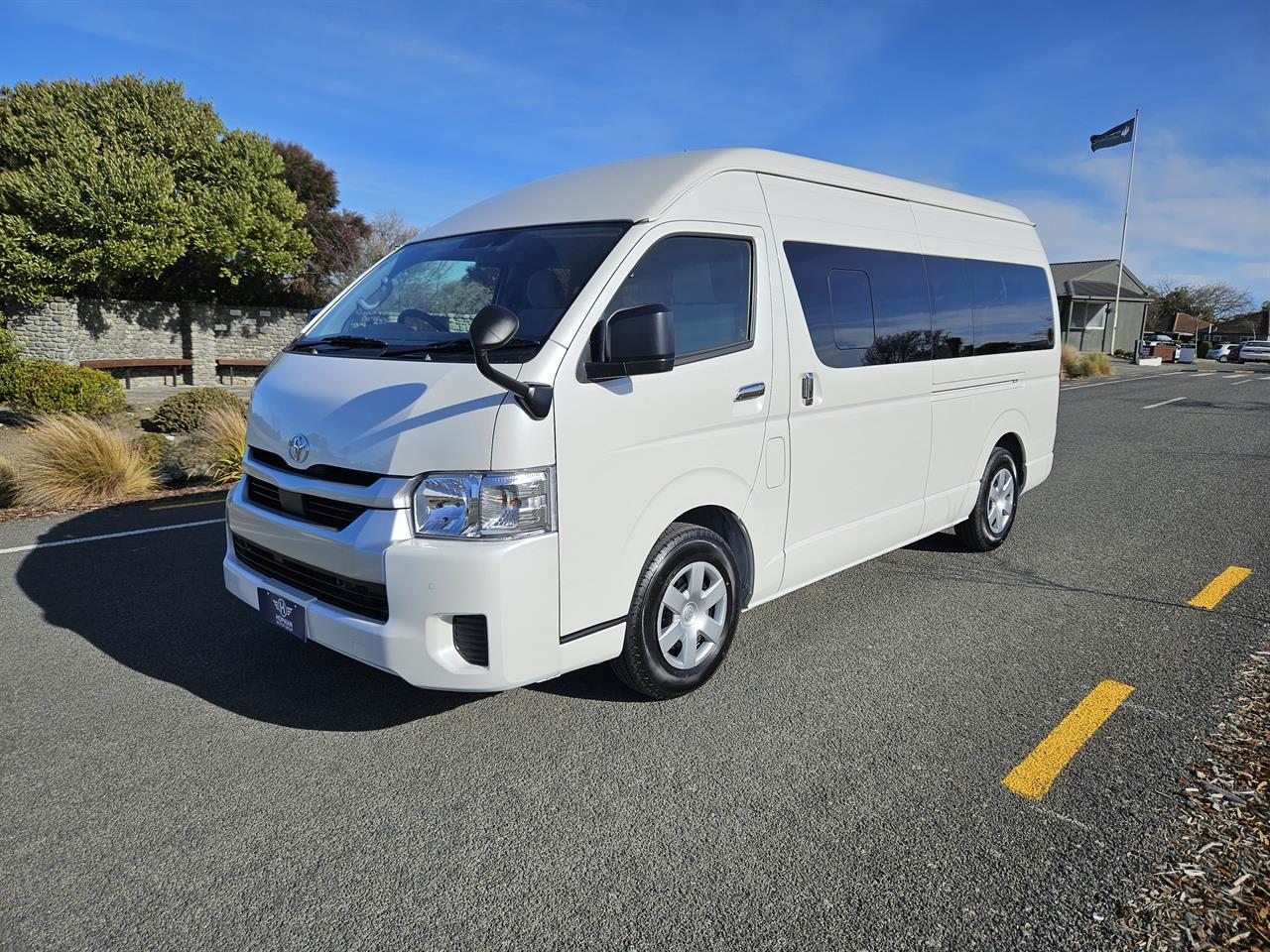 2024 Toyota Hiace 12 Seat 2.8TD GL Minibus on handshake