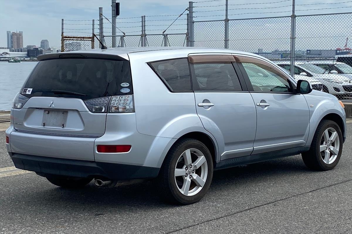 2006 MITSUBISHI OUTLANDER on handshake