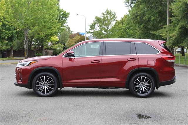 2017 Toyota Highlander Limited 3.5L V6 Petrol AWD on handshake