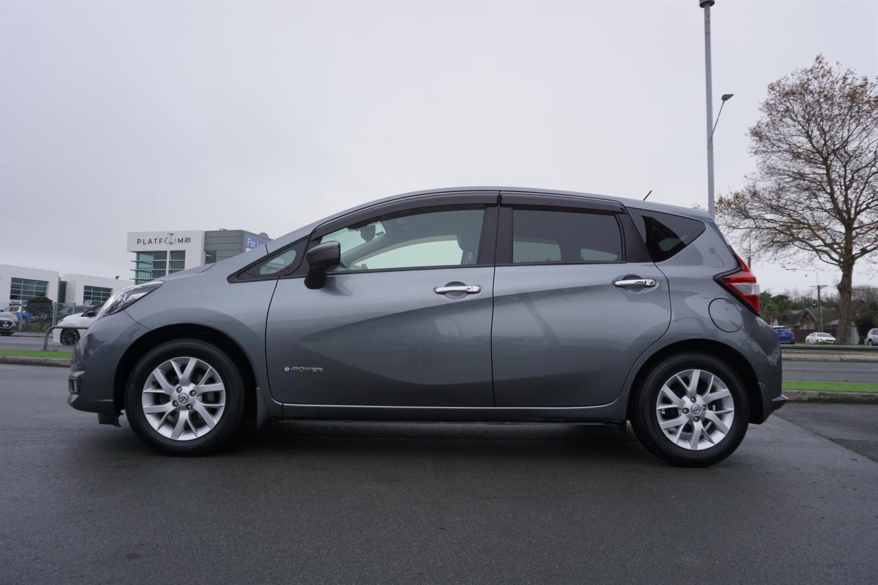 2017 Nissan Note e-Power Medalist on handshake