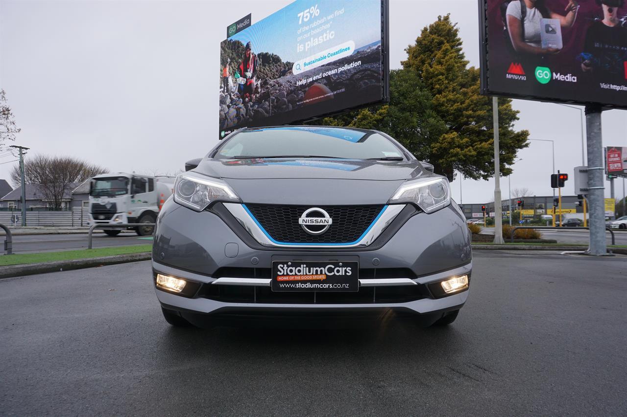 2017 Nissan Note e-Power Medalist on handshake