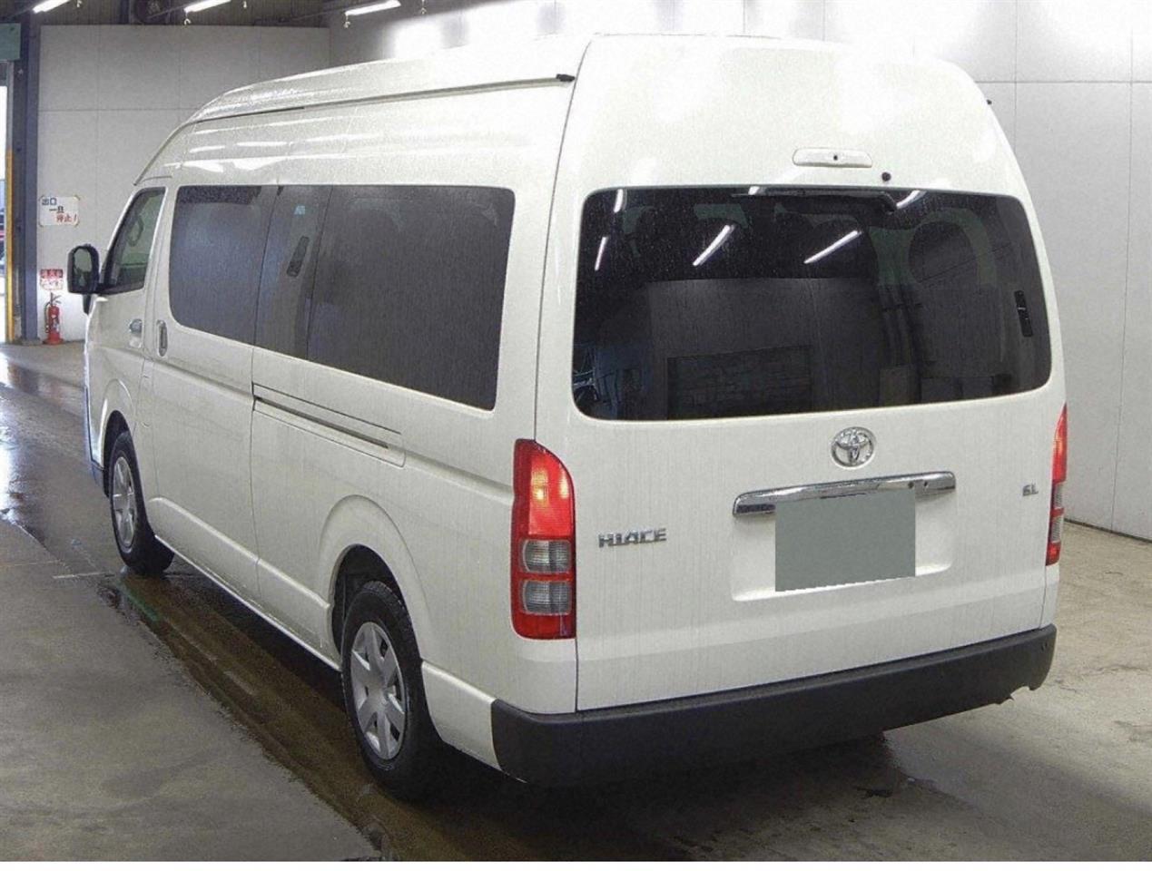2023 Toyota Hiace 12 Seat 2.8TD GL Minibus on handshake