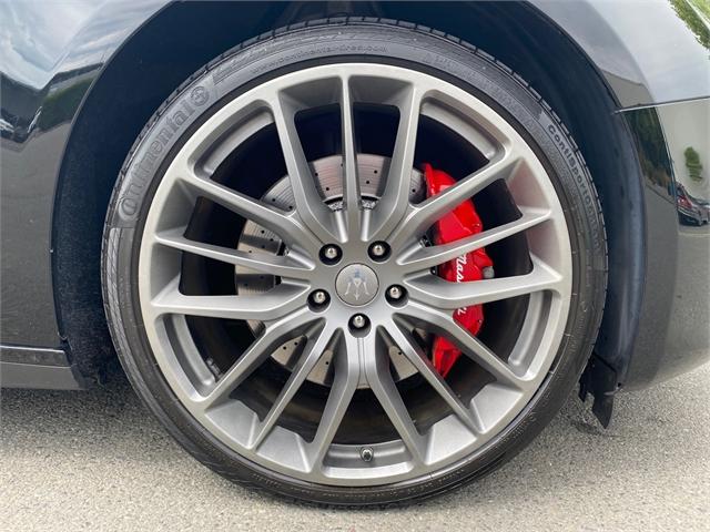 2017 Maserati Ghibli S Twin-Turbo 3.0Lt V6 Engine on handshake