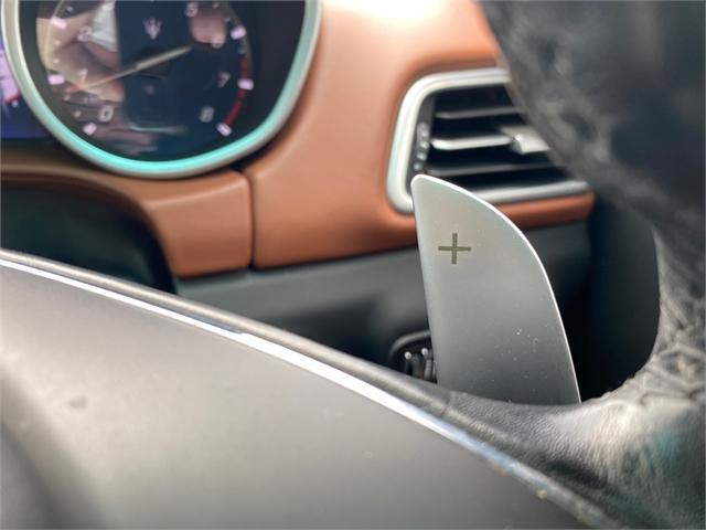 2017 Maserati Ghibli S Twin-Turbo 3.0Lt V6 Engine on handshake