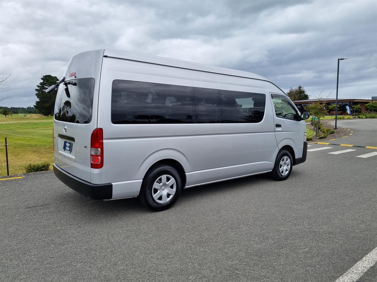 2019 Toyota Hiace 12 Seat 4WD GL on handshake