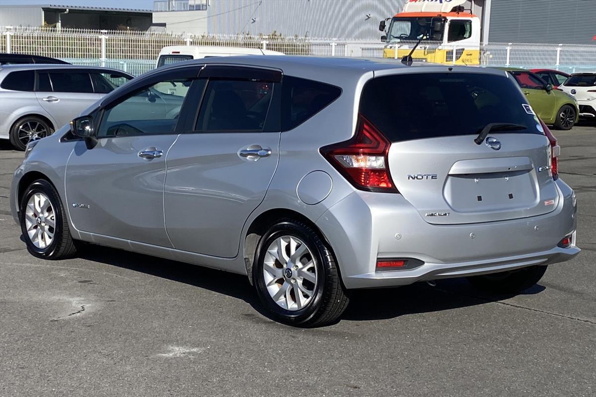 2018 Nissan Note E-POWER 'MEDALIST' on handshake