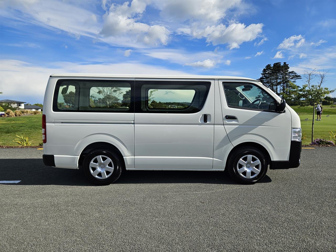 2023 Toyota Hiace 2.8 Turbo Diesel on handshake