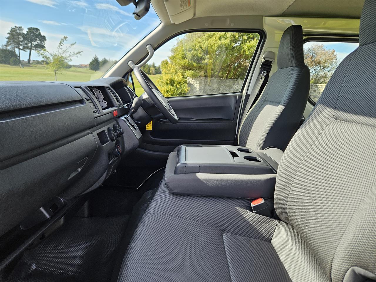 2023 Toyota Hiace 2.8 Turbo Diesel on handshake