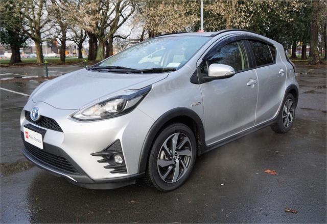 2017 Toyota Aqua Crossover Hybrid 1.5 L Petrol on handshake