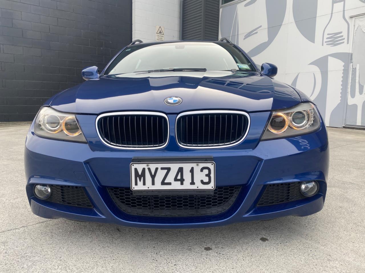 2009 BMW 320i M Sport Wagon on handshake