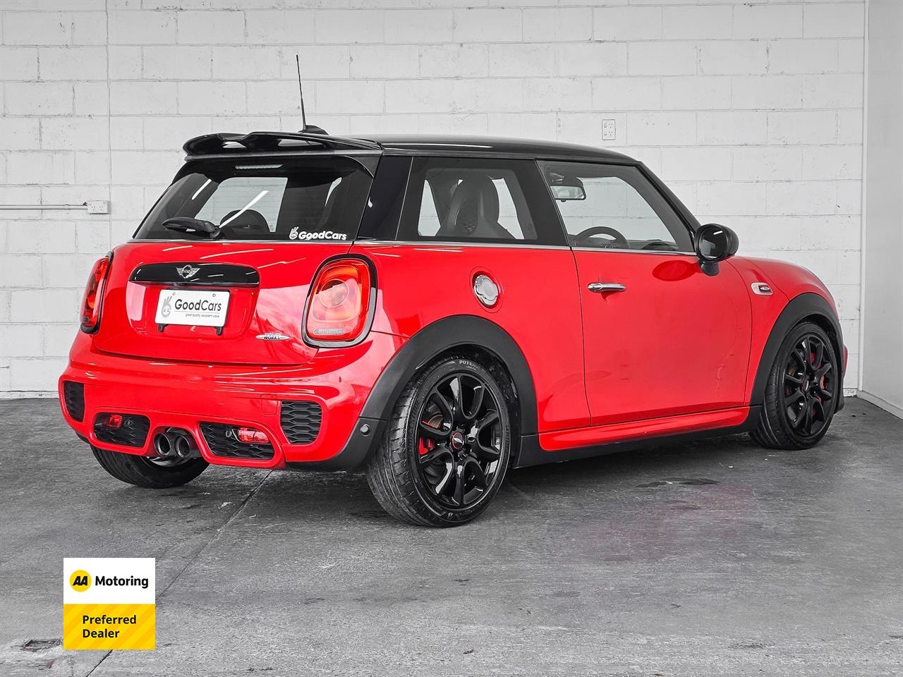 2016 Mini Cooper John Cooper Works JCW on handshake