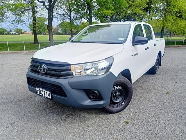 2022 Toyota Hilux Work Mate Double Cab 2.7L Petrol on handshake