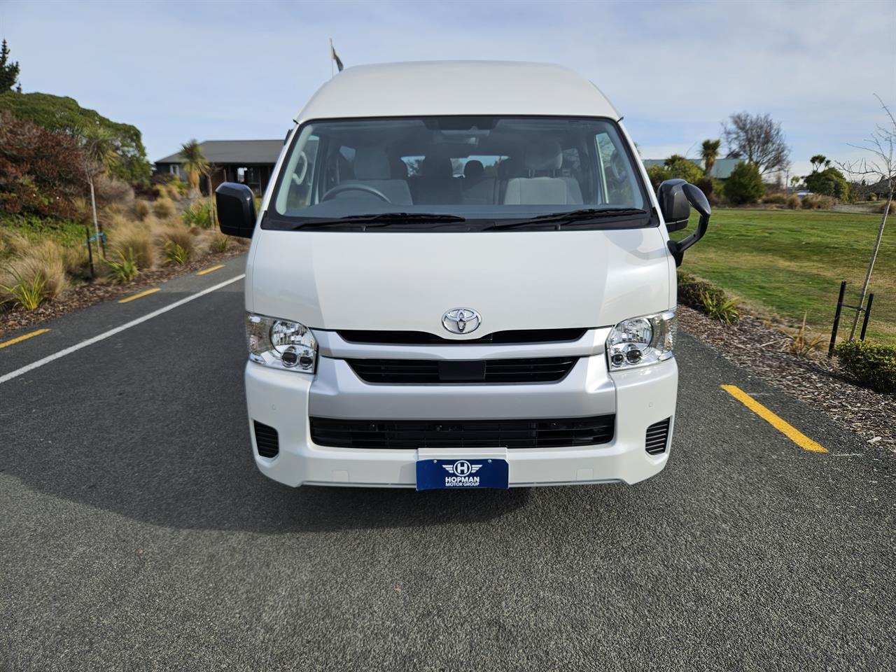 2024 Toyota Hiace 12 Seat 2.8TD GL Minibus on handshake