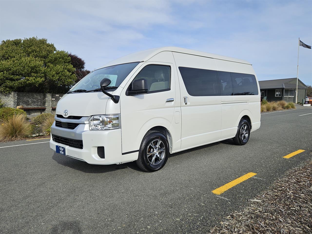 2024 Toyota Hiace 12 Seat 2.8TD GL Minibus on handshake