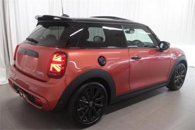 2020 MINI Cooper S Hatch Indian Summer Red Edition on handshake
