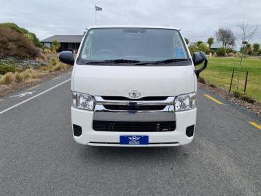 2019 Toyota Hiace 2.8 Turbo Diesel on handshake